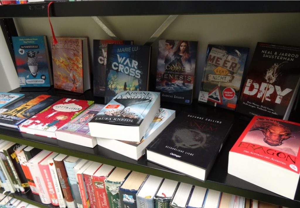 Neue Jugendbücher dank des Fördervereins | Schulbibliothek